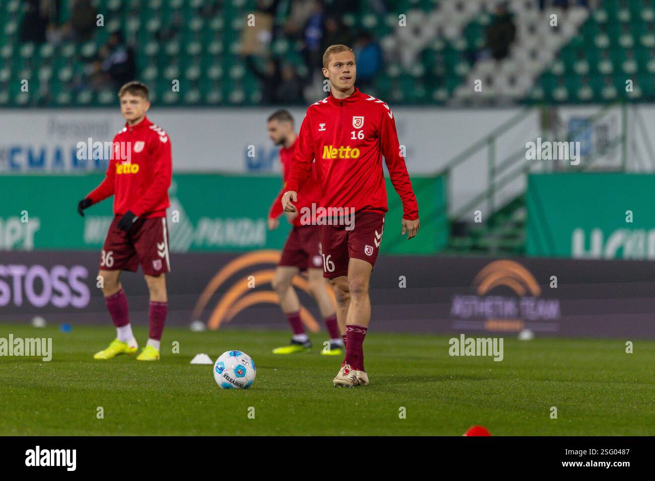 Fürth, Deutschland 07. Februar 2025: 2. Liga - 2024/2025 - SpVgg ...
