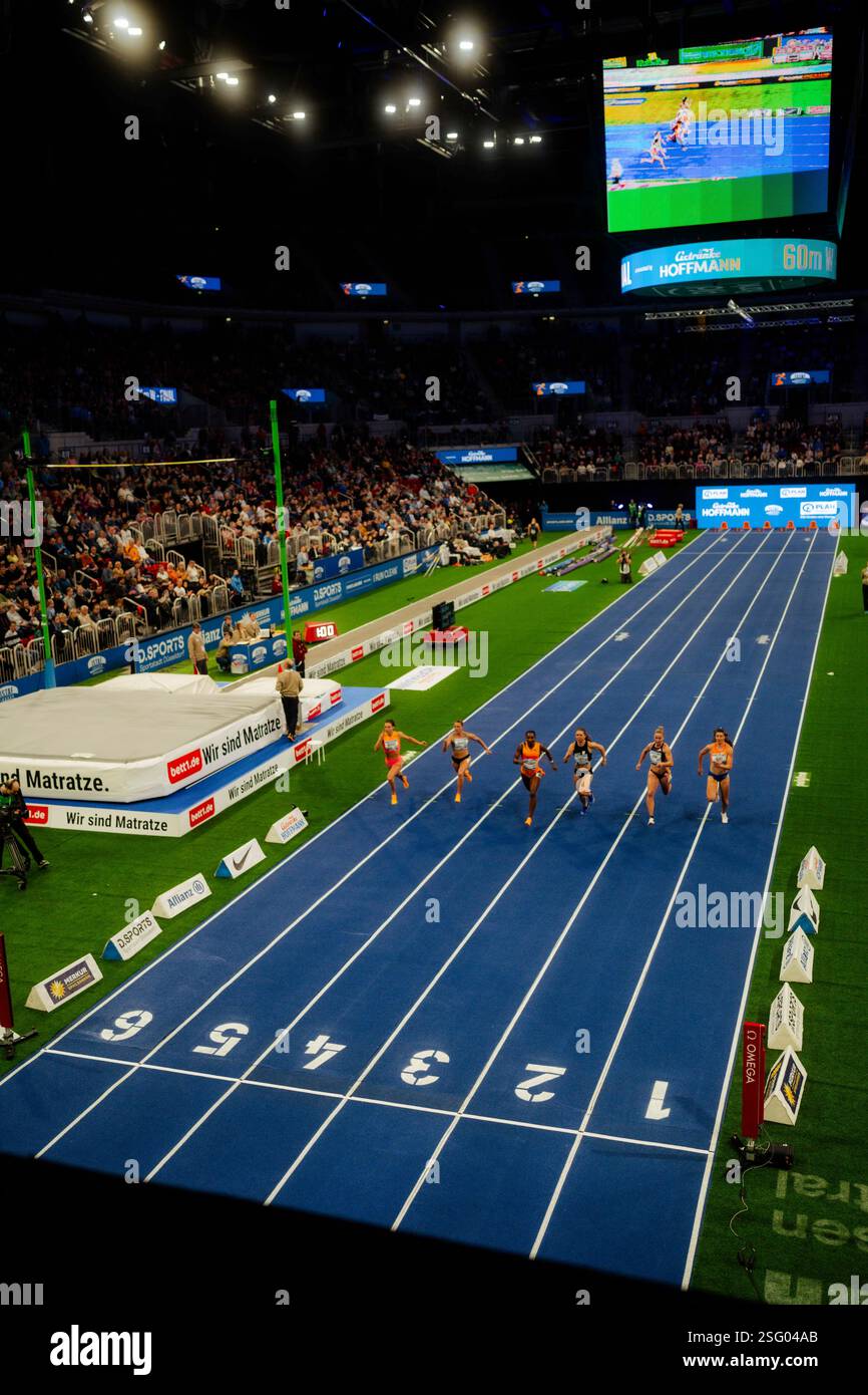 60 m Finale der Frauen mit Bianca Williams (GBR), Amy Hunt (GBR ...