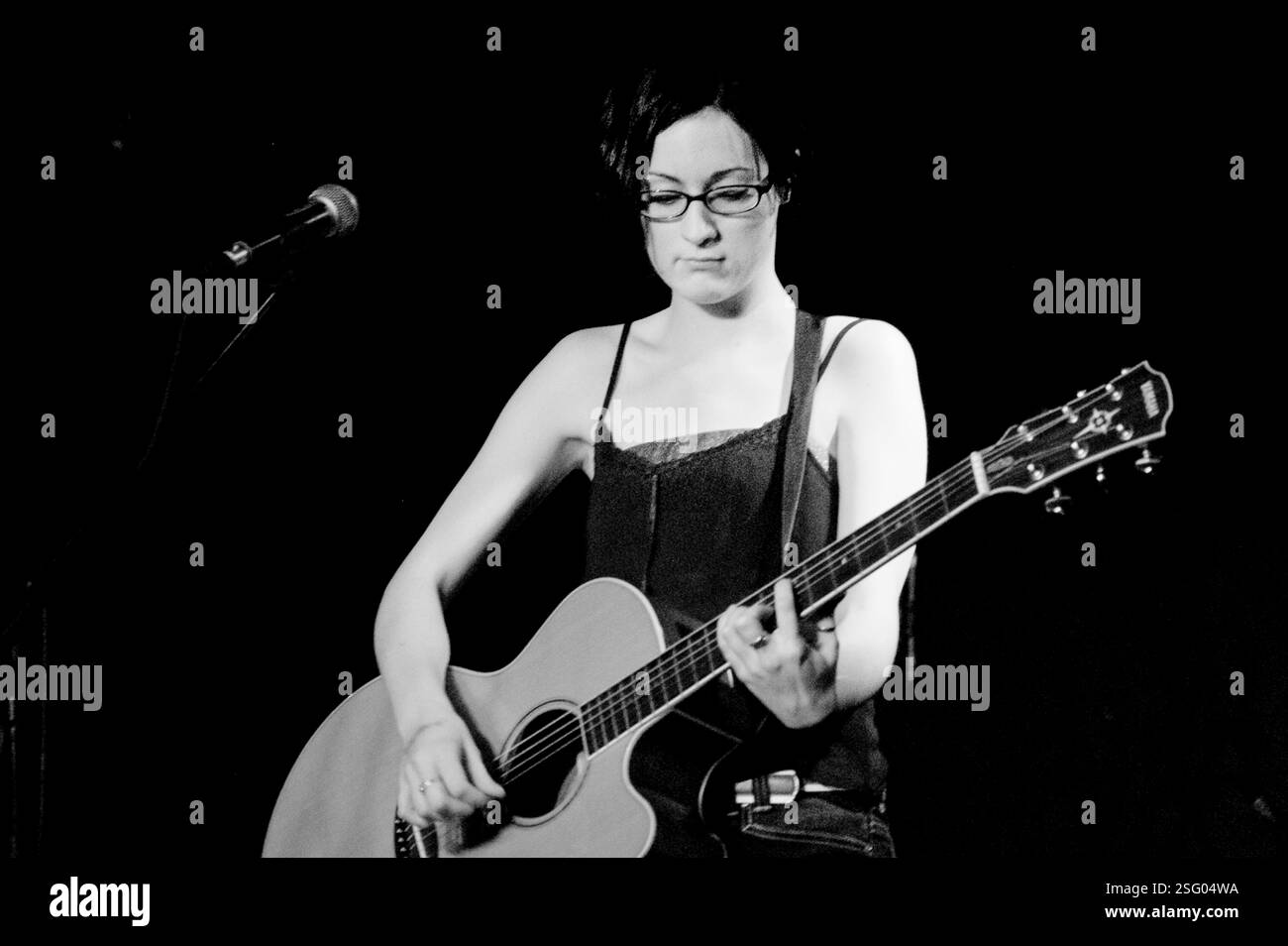 PAPER AEROPLANES (at this point called HALFLIGHT) singer Sarah Howells ...