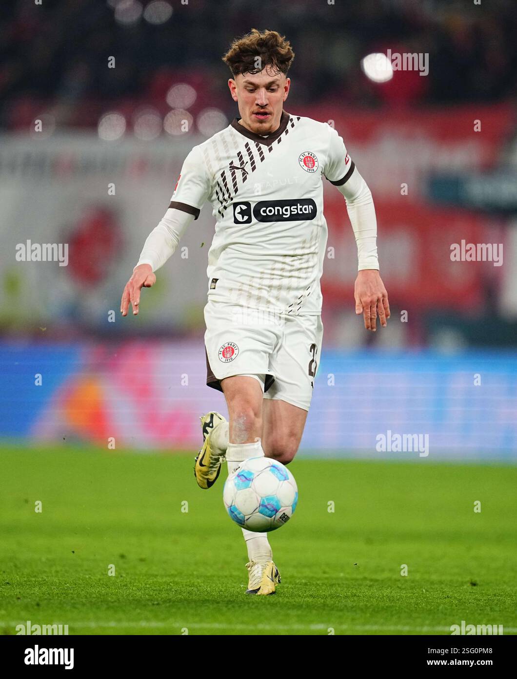 Red Bull Arena, Leipzig, Germany. 09th Feb, 2025. Philipp Treu of FC St ...