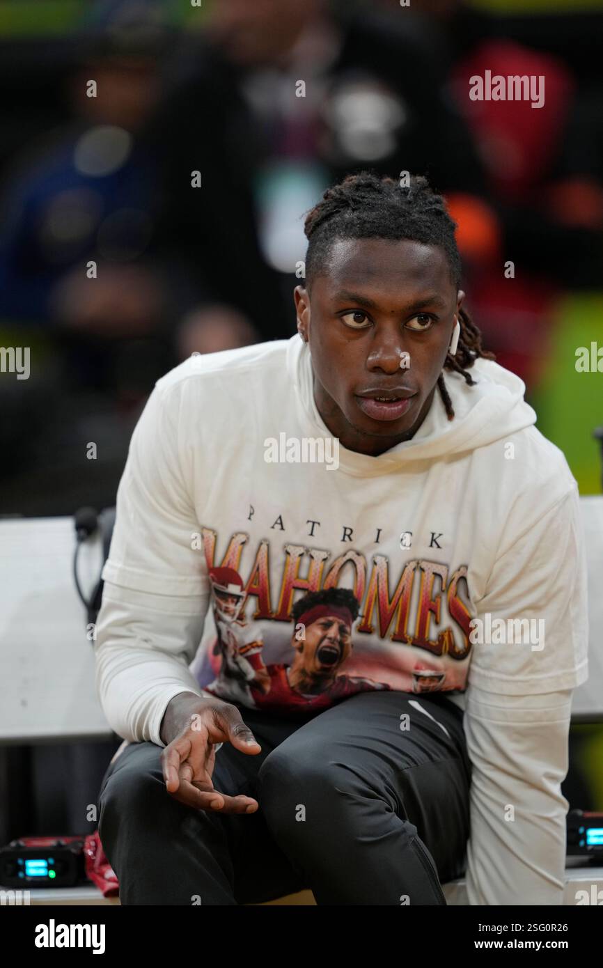 Kansas City Chiefs wide receiver Xavier Worthy (1) puts his cleats on ...