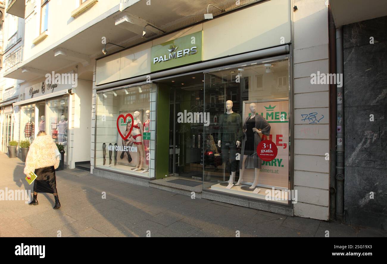 Filiale des österreichischen Textilherstellers Palmers am Eppendorfer ...