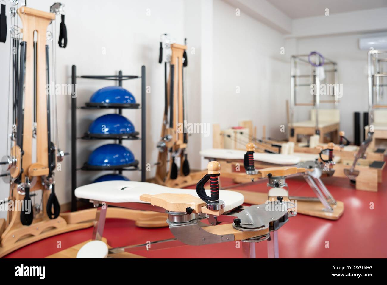 Equipment for Pilates -reformer bed, multifunctional bench, pilates ...