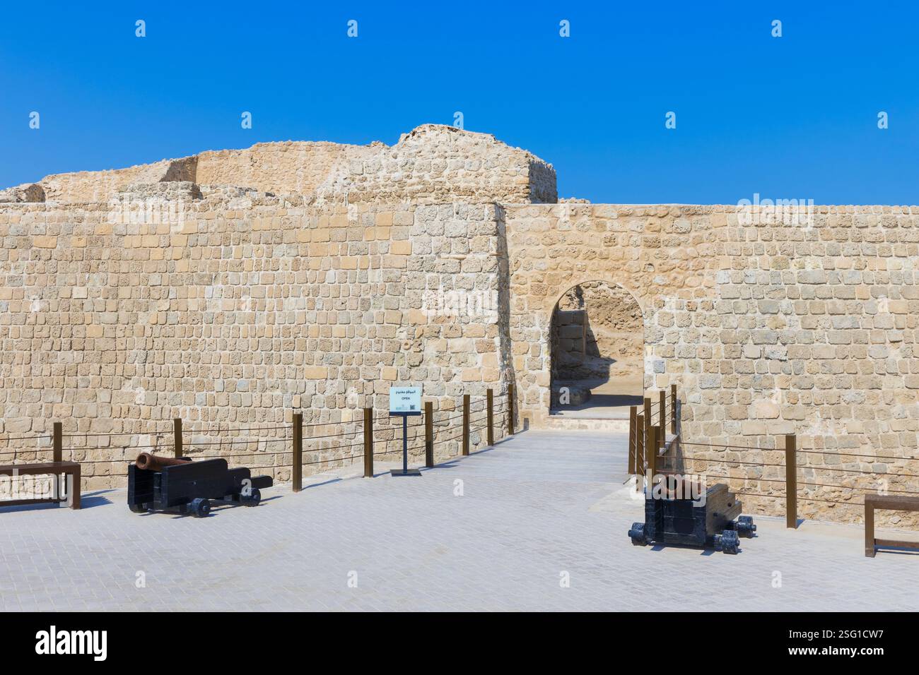 Cannons at the entrance to Qal'at al-Bahrain also known as Bahrain Fort ...