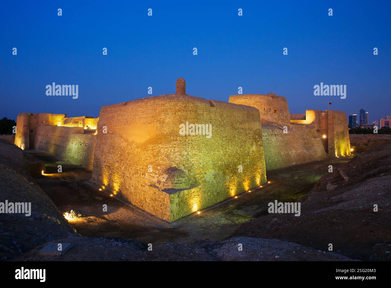 Qal'at al-Bahrain also known as Bahrain Fort or Portuguese Fort, a ...
