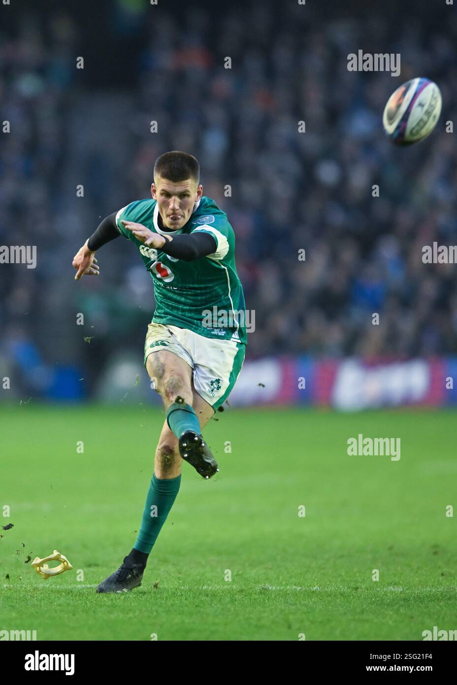 Edinburgh, UK. 9th Feb, 2025. Sam Prendergast of Ireland during the Six ...