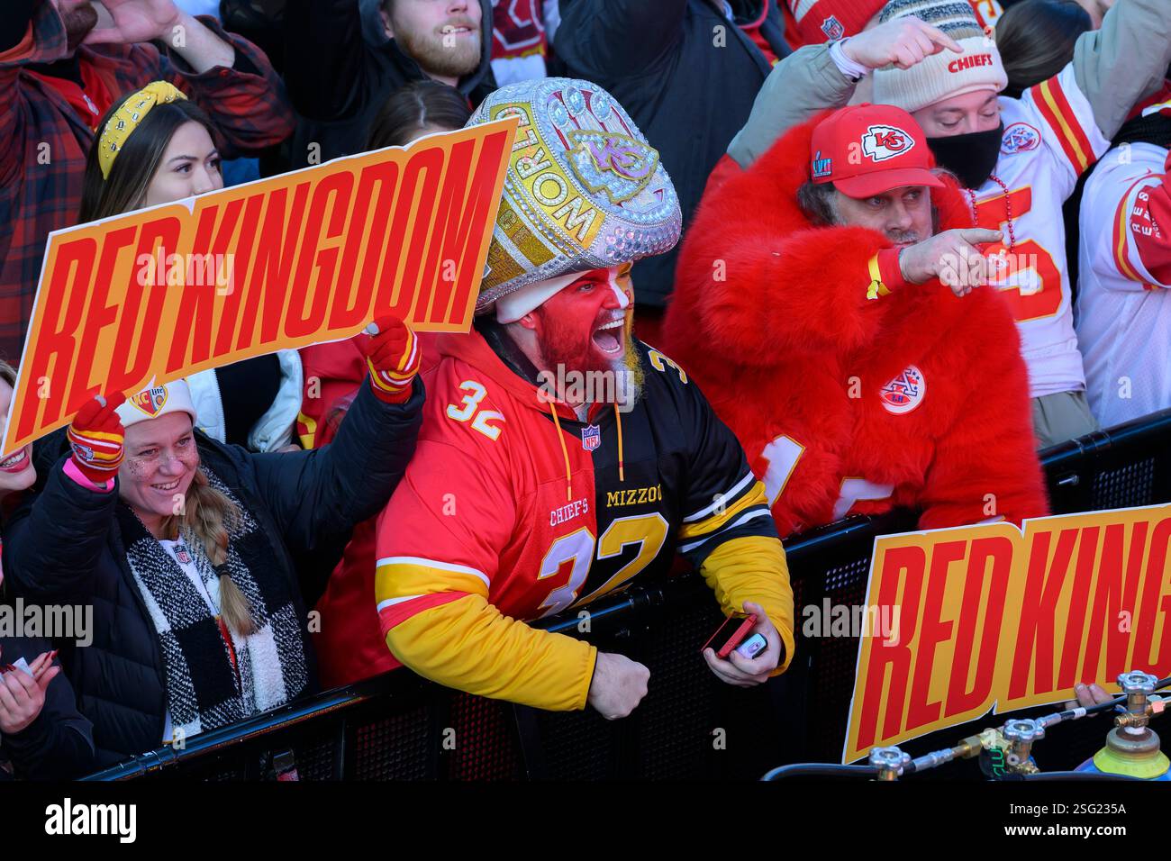 Kansas City Chiefs fans cheer during pre-game activities at a Super ...