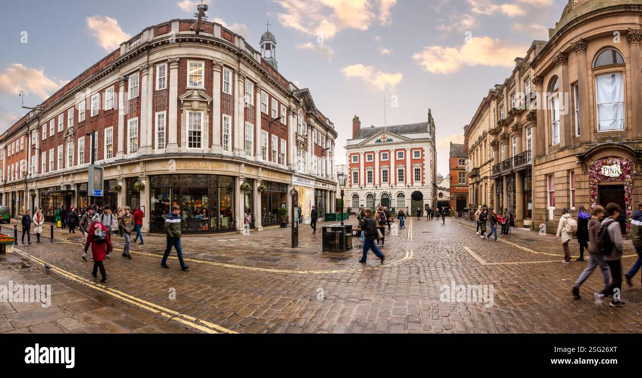 ST HELEN'S SQUARE, YORK, UK - FEBRUARY 9, 2025. A wide angle landscape ...