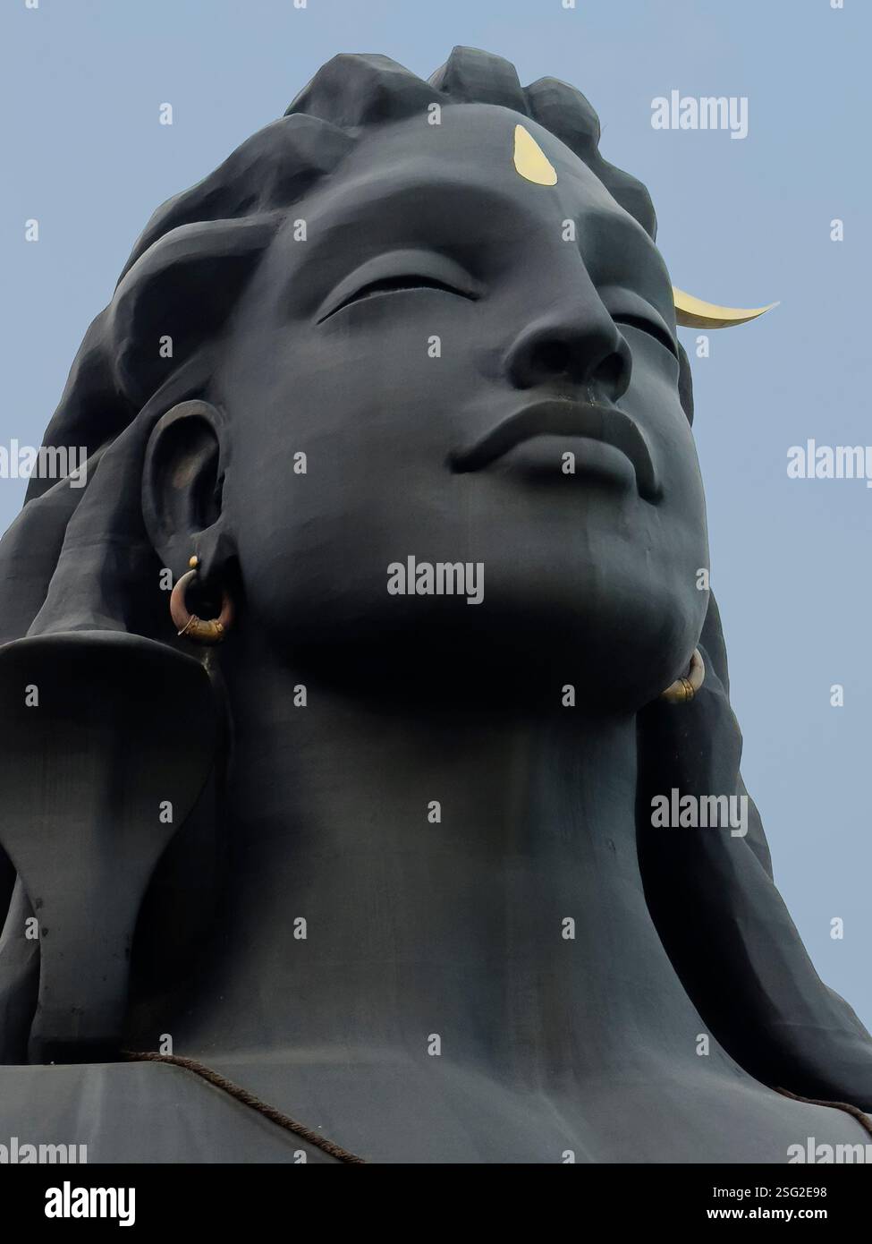 Sadhguru's (Jagadish Vasudev) Isha Yoga Center has a 112 foot statue of ...