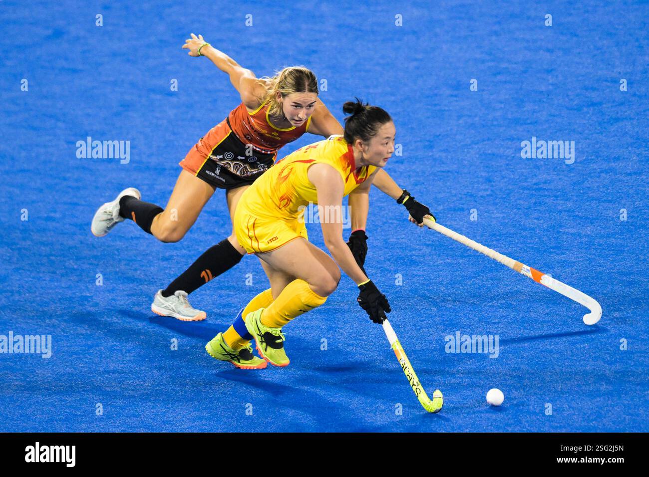 Sydney Olympic Park, Australia. 09th Feb, 2025. Claire Colwill (L) of ...