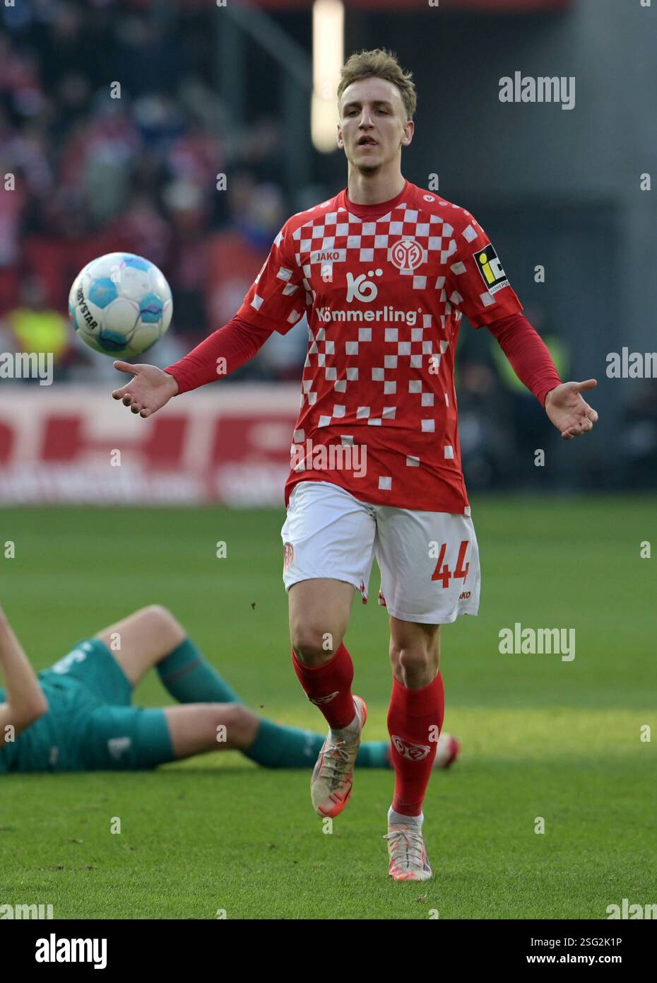 Nelson Weiper fotografiert beim Fußball Bundesliga Spiel Mainz 05 gegen ...
