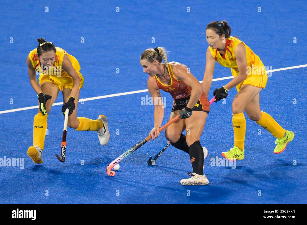 Sydney Olympic Park, Australia. 09th Feb, 2025. Mariah Williams (C) of ...