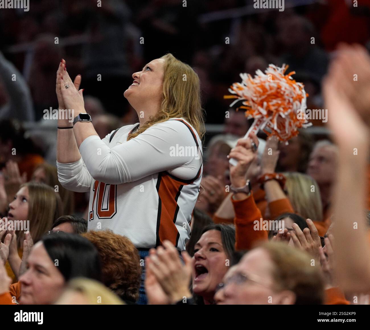 Austin, Austin, USA. 9th Feb, 2025. Texas fans cheer during a women's ...