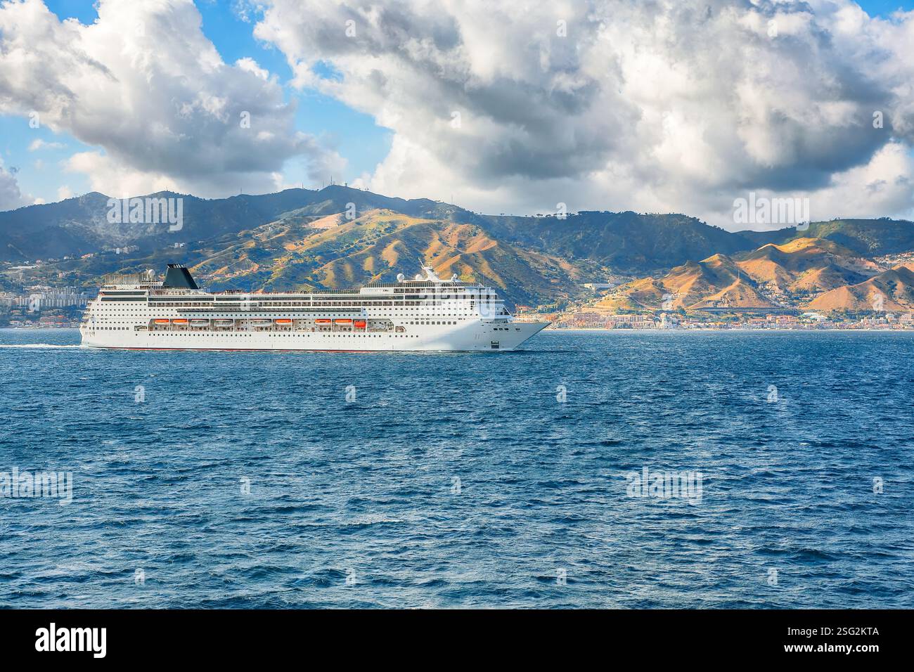 Amazing view on cruise ship in Strait of Messina and Sicily conecting ...