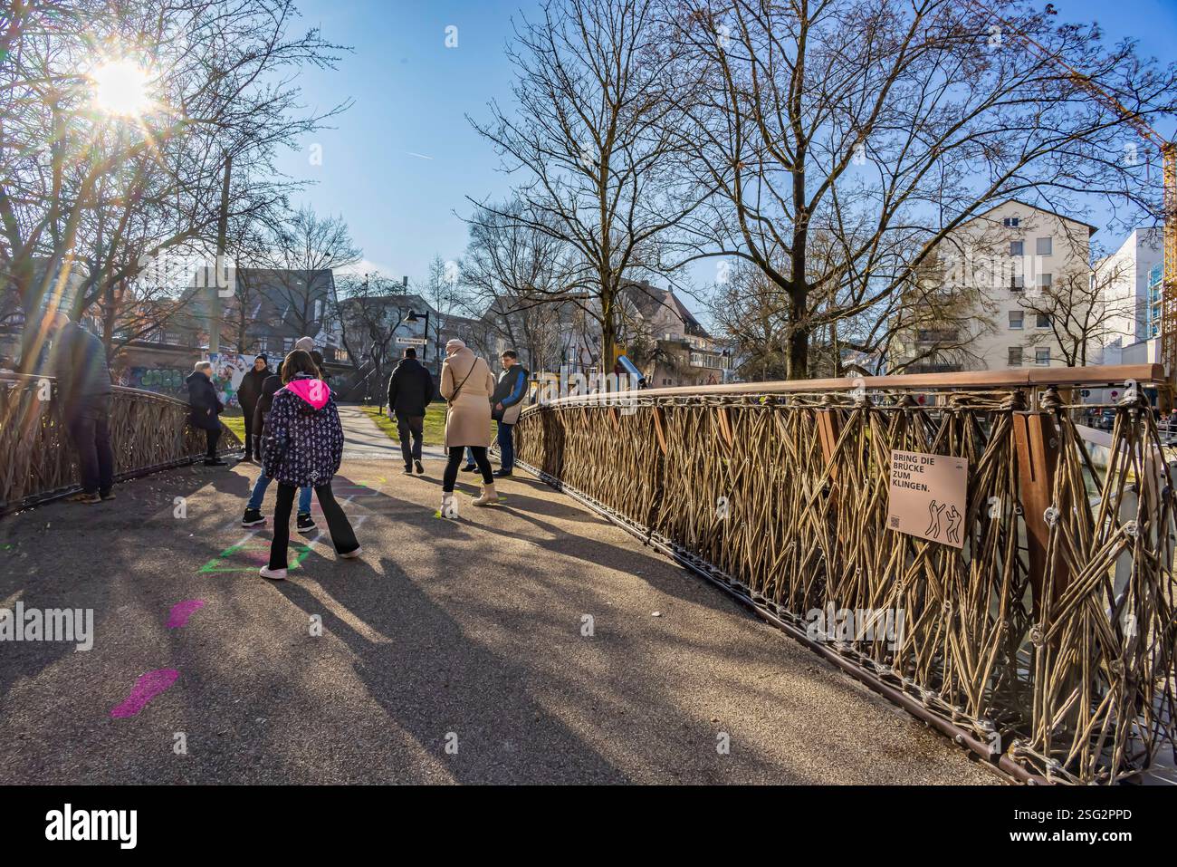 Neue Brücke aus Flachs, recyceltem Bioharz und wiederverwertetem PET ...