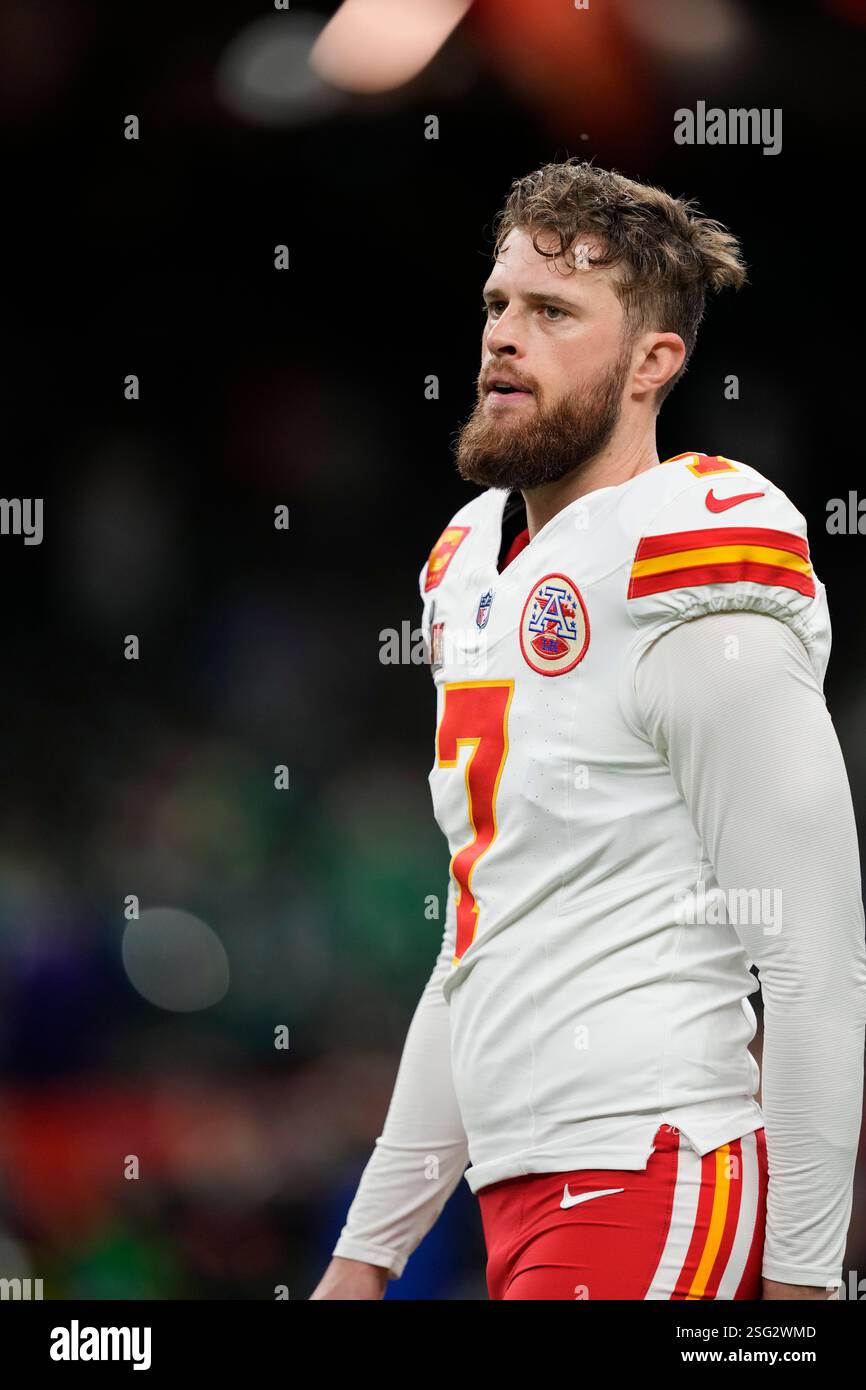 Kansas City Chiefs kicker Harrison Butker (7) warms up before the NFL ...