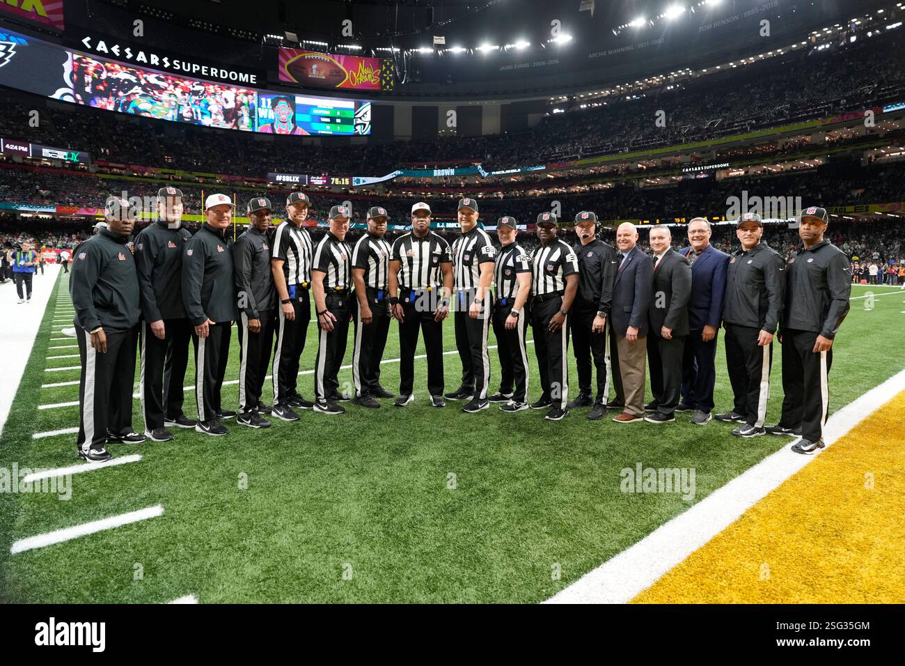 The officiating crew poses for a photo before the NFL Super Bowl 59 ...