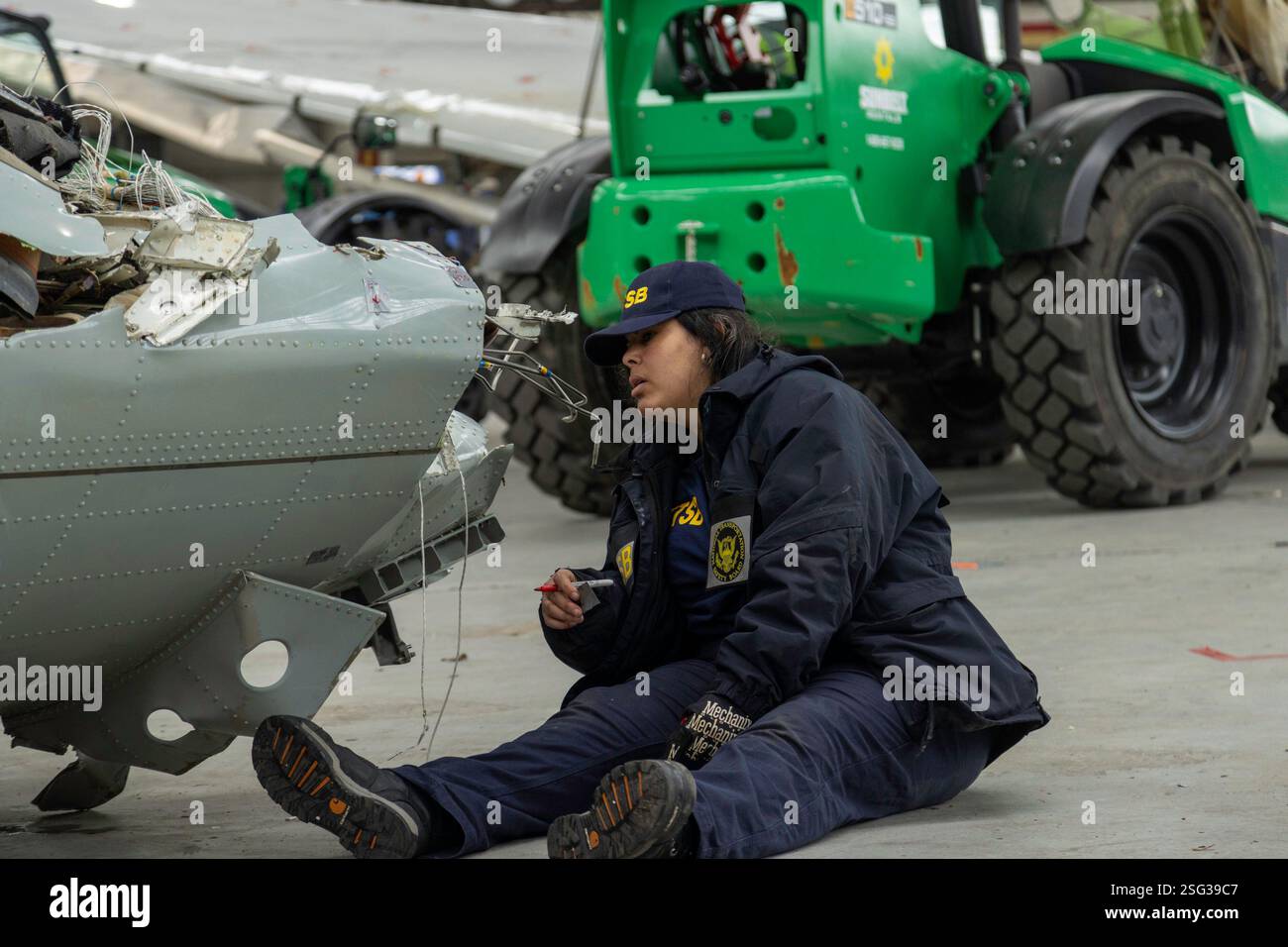 Washington, United States. 09th Feb, 2025. NTSB investigators continue ...