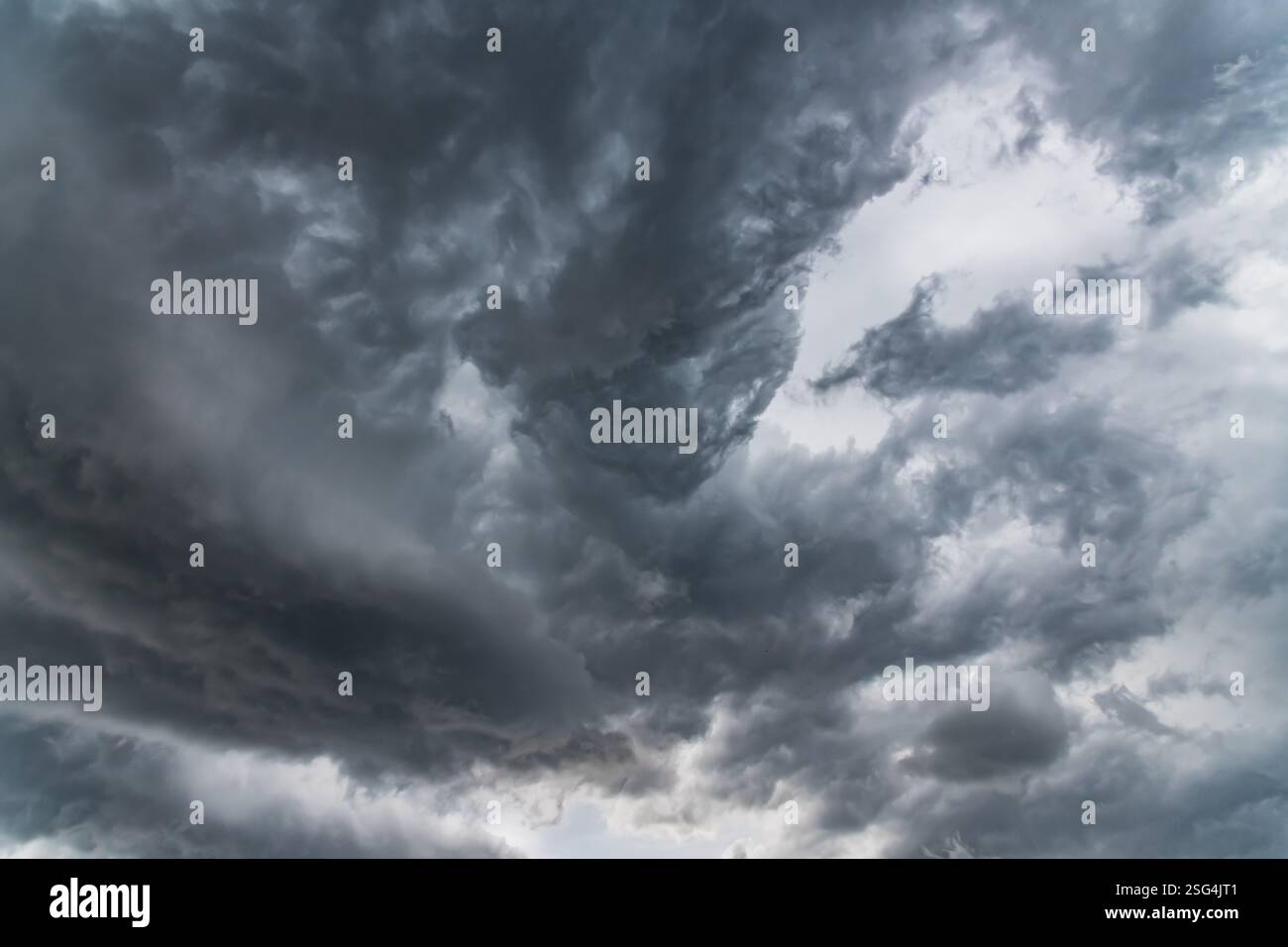 Storm rolling in during the late afternoon at Eden on the South Coast ...