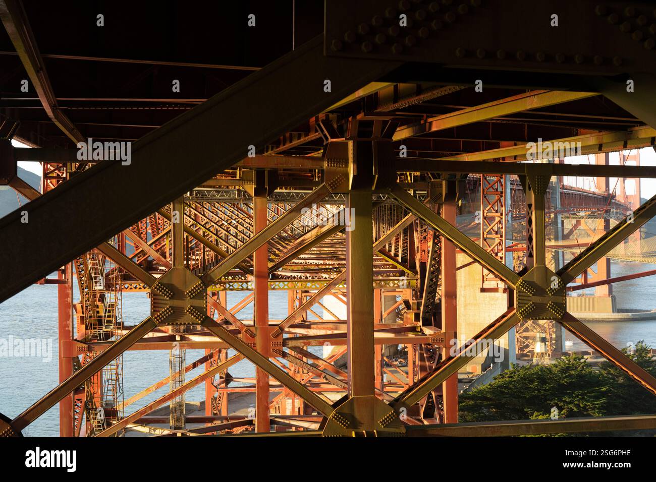 Intricate support structure hi-res stock photography and images - Alamy