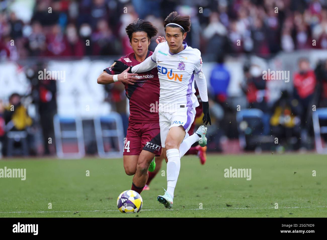 Tokyo, Japan. 8th Feb, 2025. (L-R) Mitsuki Hidaka (Vissel), Shunki ...