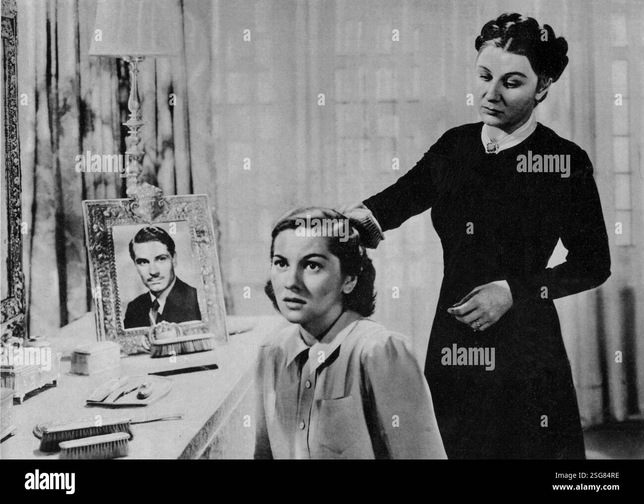 REBECCA JOAN FONTAINE, JUDITH ANDERSON Date: 1940 Stock Photo - Alamy