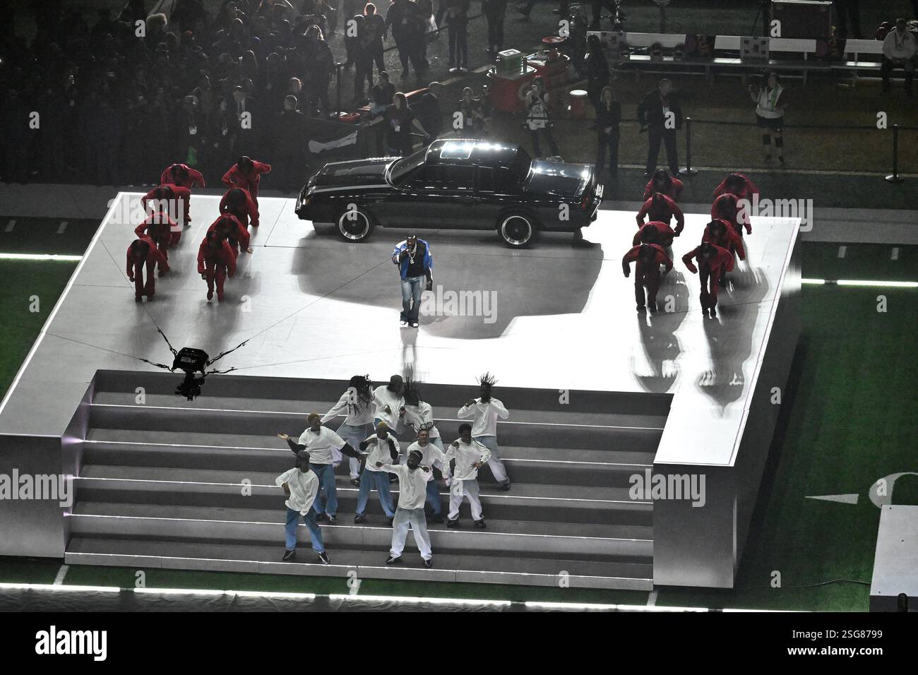 Caesars Superdome. 9th Feb, 2025. New Orleans LA; Kendrick Lamar ...