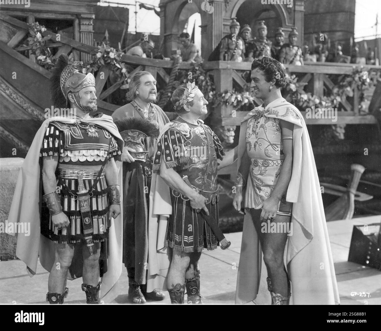 Caesar and cleopatra 1945 granger hi-res stock photography and images ...