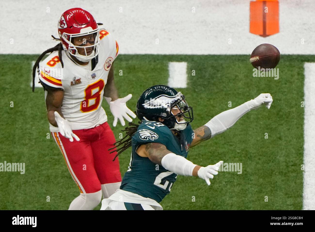 Philadelphia Eagles defensive back Avonte Maddox (29) blocks a pass ...
