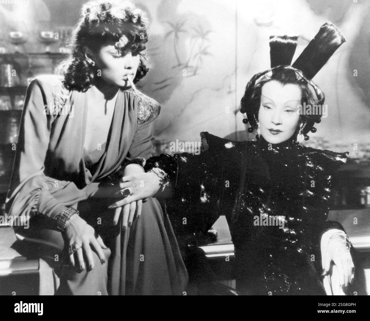 THE SHANGHAI GESTURE GENE TIERNEY, ONA MUNSON Date: 1941 Stock Photo ...