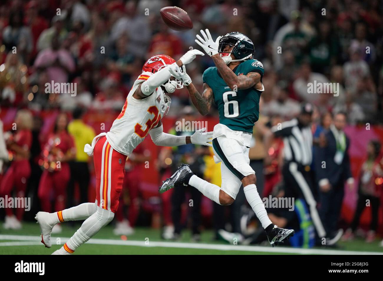 Philadelphia Eagles wide receiver DeVonta Smith (6) makes a touchdown ...