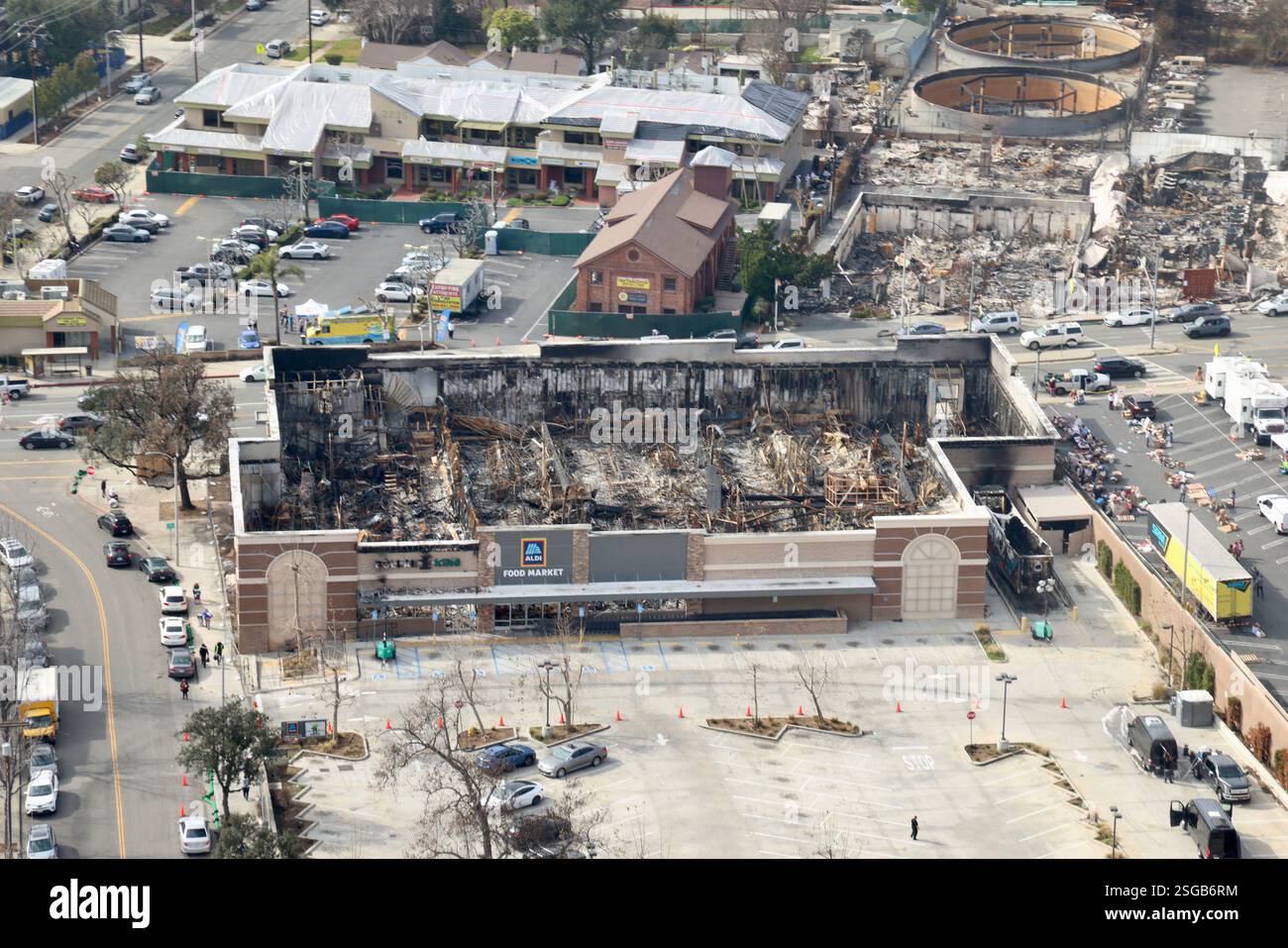 Altadena CA: Views of the Eaton Fire damage and recovery efforts on ...
