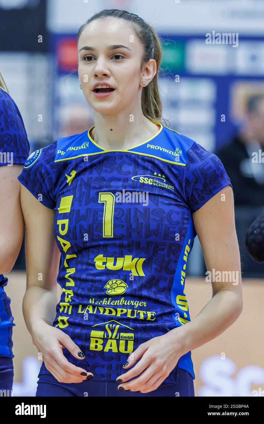 Erfurt, Deutschland. 08th Feb, 2025. Karla Antunovic (SSC Schwerin, 1 ...