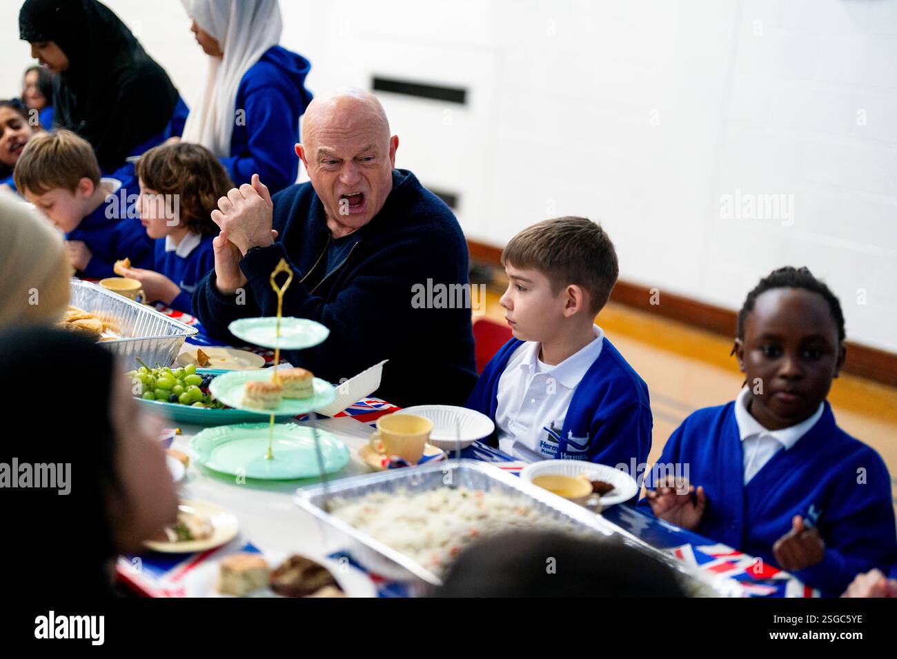 Ross Kemp with primary school children at a buffet brunch to launch VE ...