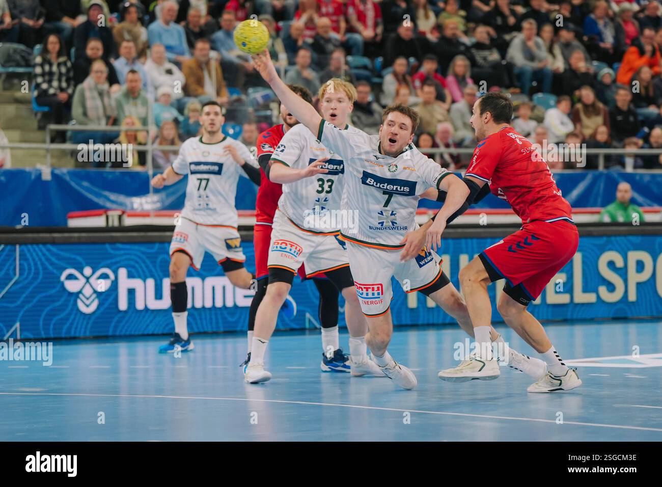 Bietigheim, Deutschland. 09th Feb, 2025. Dominik Mappes (HSG Wetzlar ...