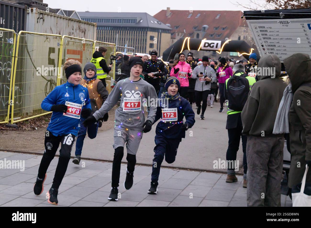 Copenhagen, Denmark. 09th Feb, 2025. The worldís biggest Light-Art-Run ...