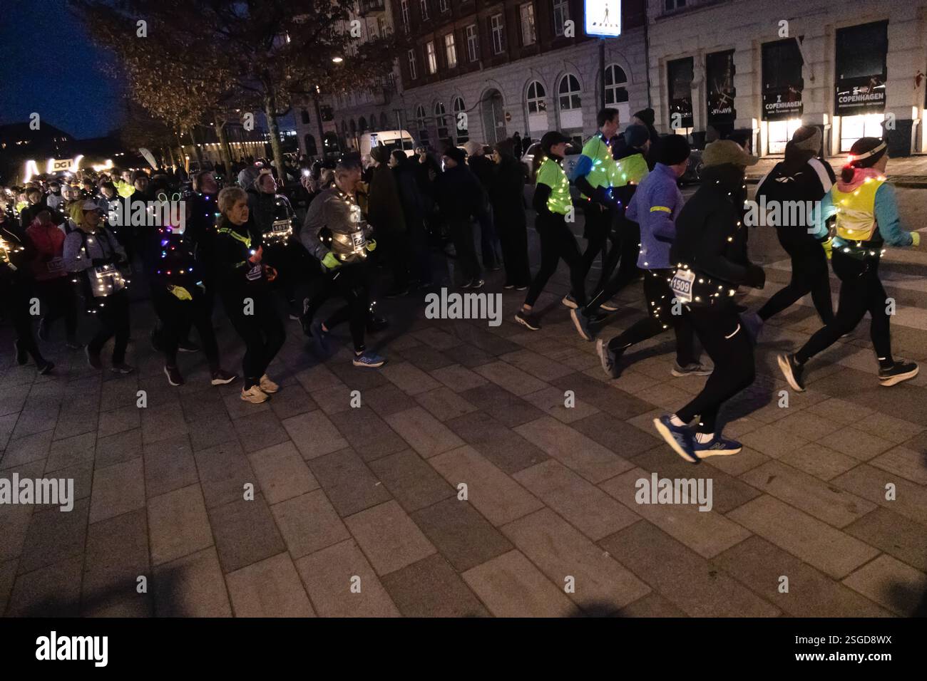 Copenhagen, Denmark. 09th Feb, 2025. The worldís biggest Light-Art-Run ...
