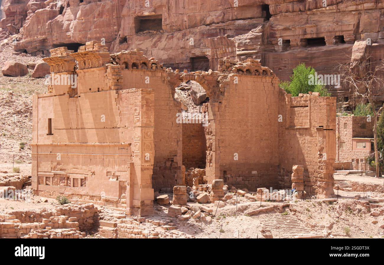 Architecture of Petra carved in Sandstone Stock Photo - Alamy