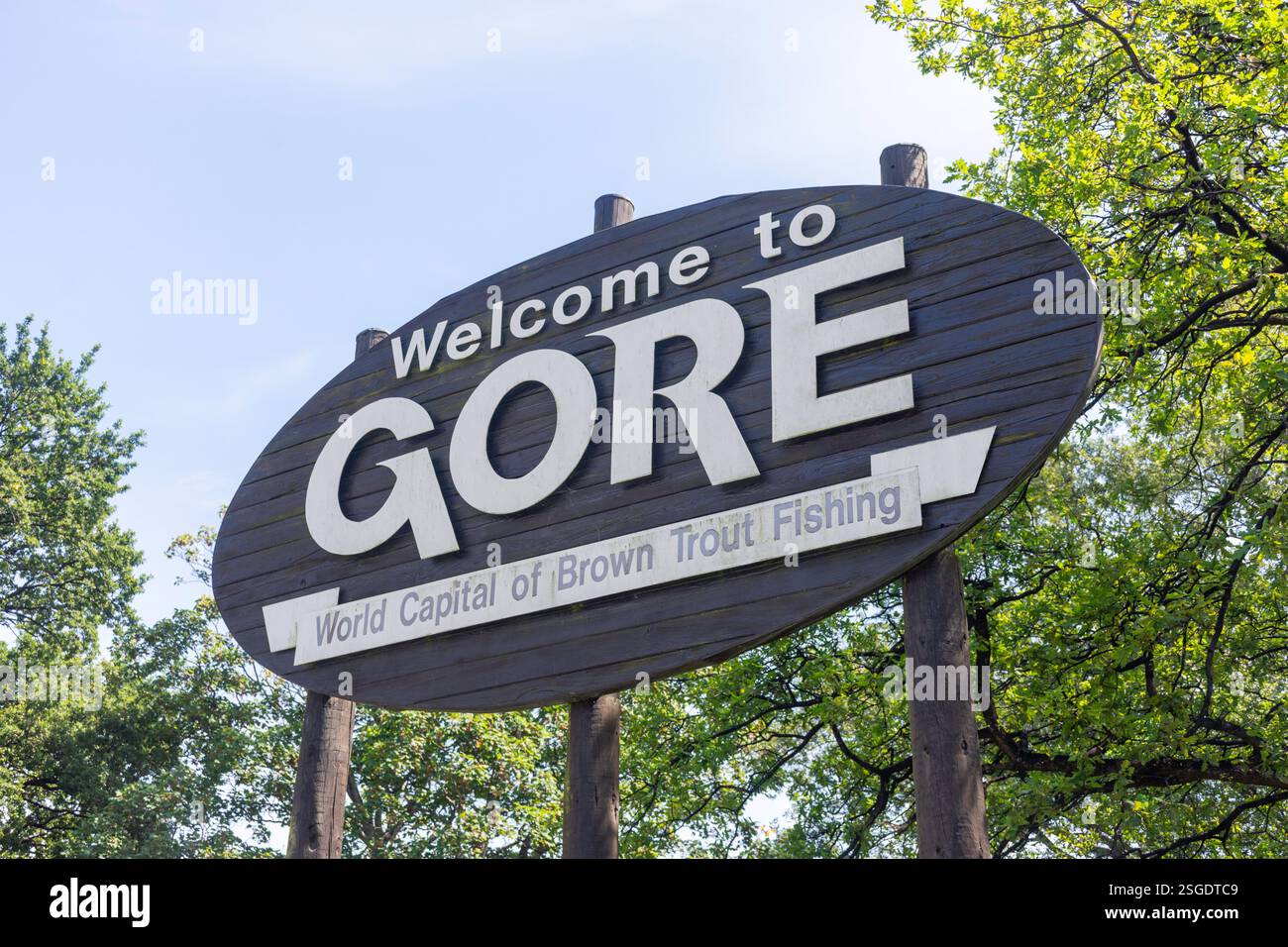 Welcome to Gore sign, Main Street, Gore (Maruawai), Southland Region ...