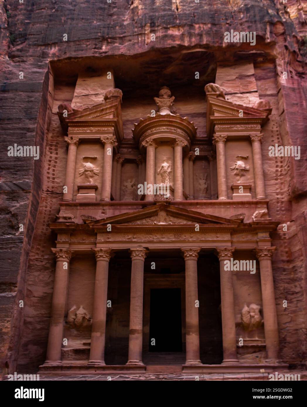 Architecture of Petra carved in Sandstone Stock Photo - Alamy