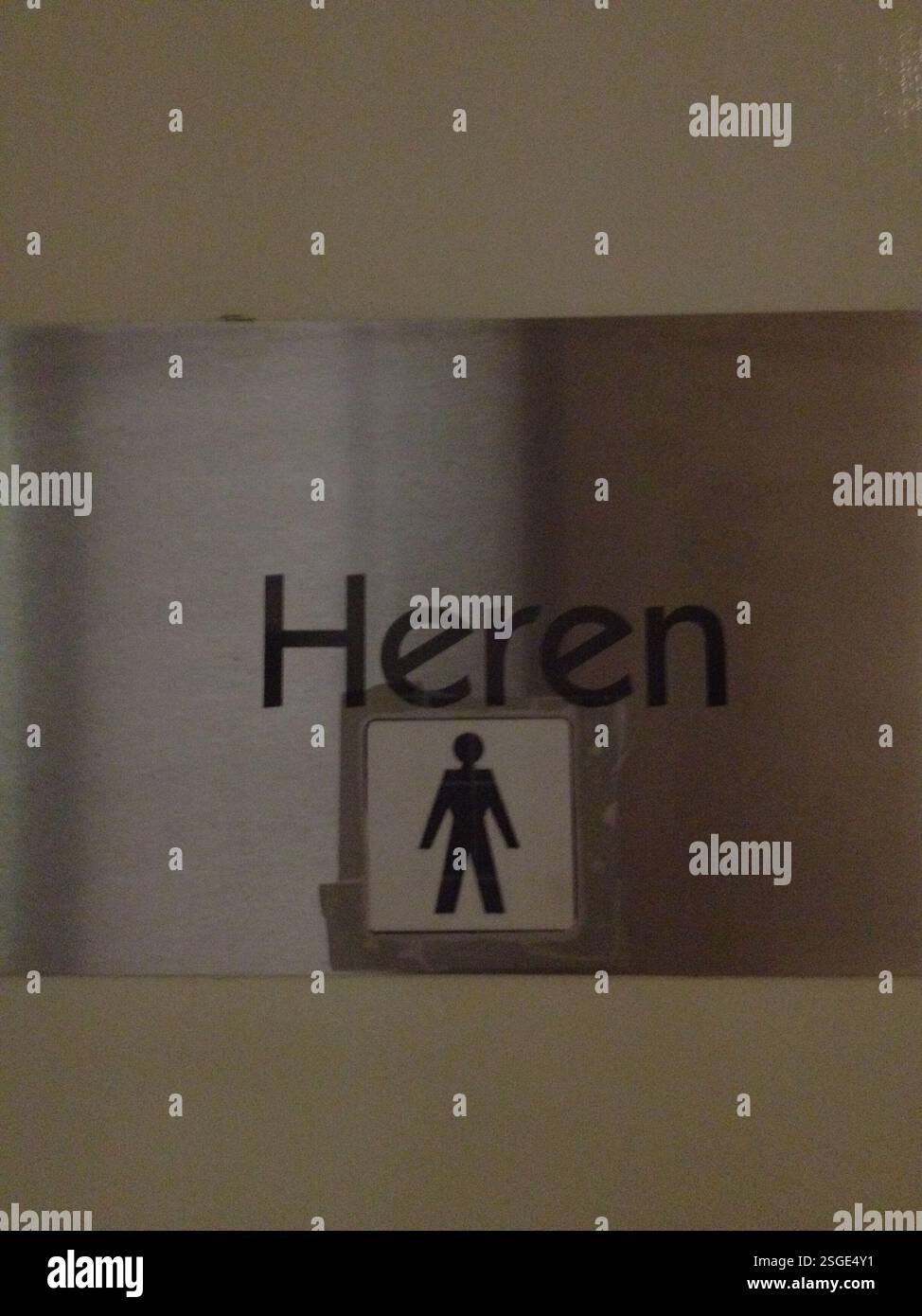 Global restroom signs hi-res stock photography and images - Alamy