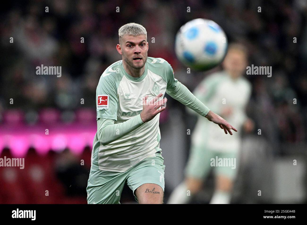 Muenchen, Deutschland. 07th Feb, 2025. Fussball; Spieltag 21; 1 ...