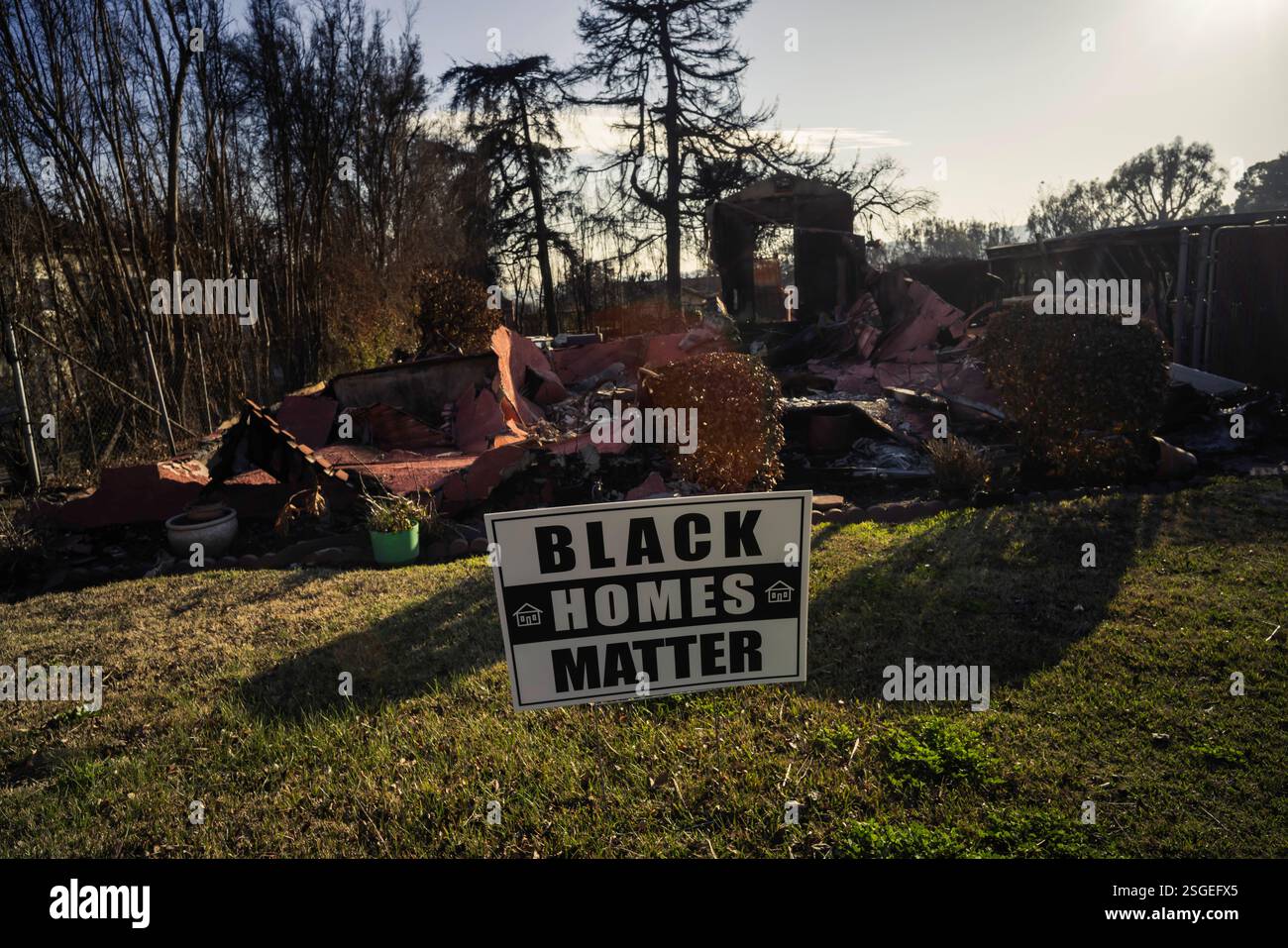 Altadena, United States. 09th Feb, 2025. Damage from the Eaton Fire in ...