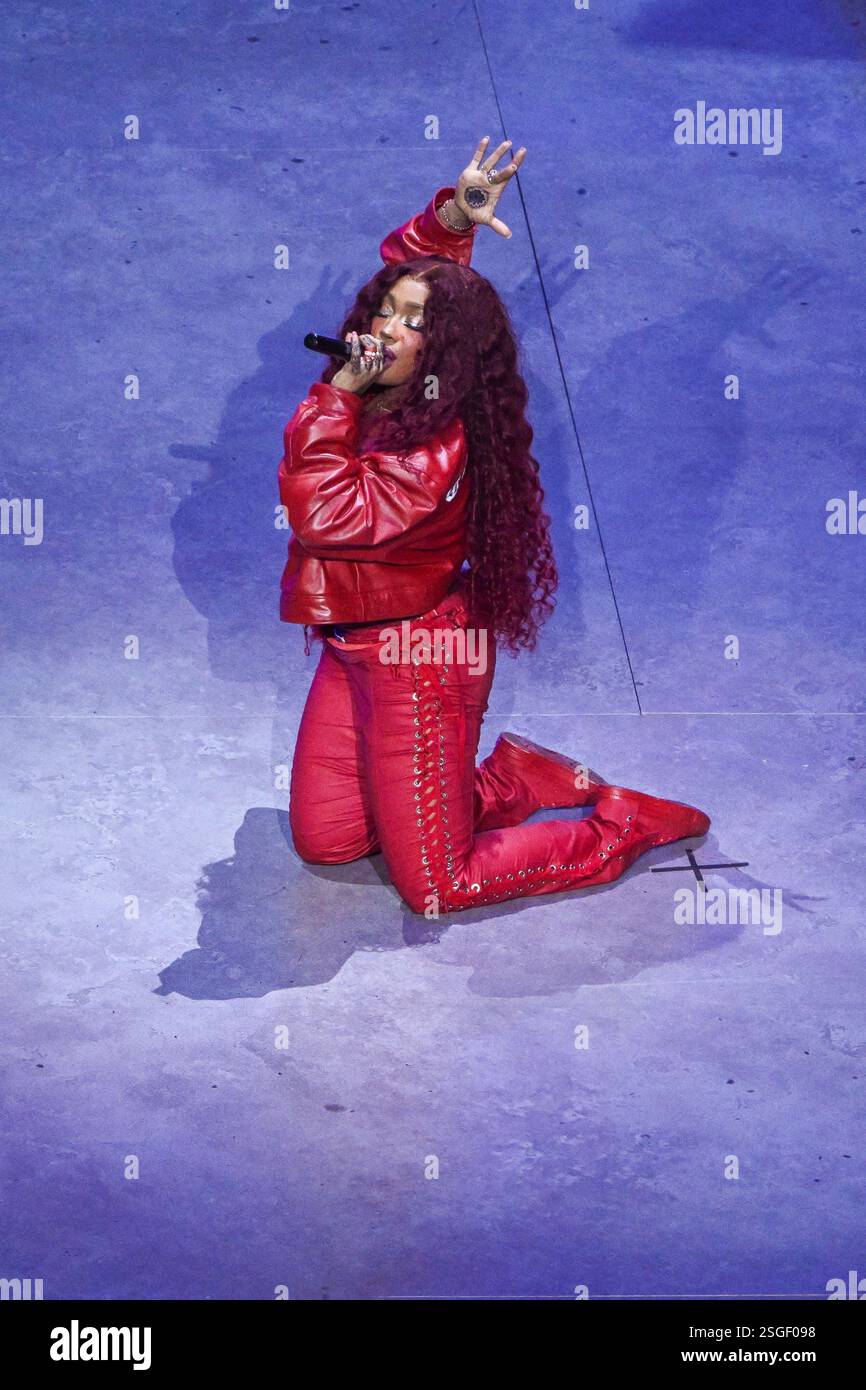 SZA performs during the Apple Music Halftime Show at The Caesars ...