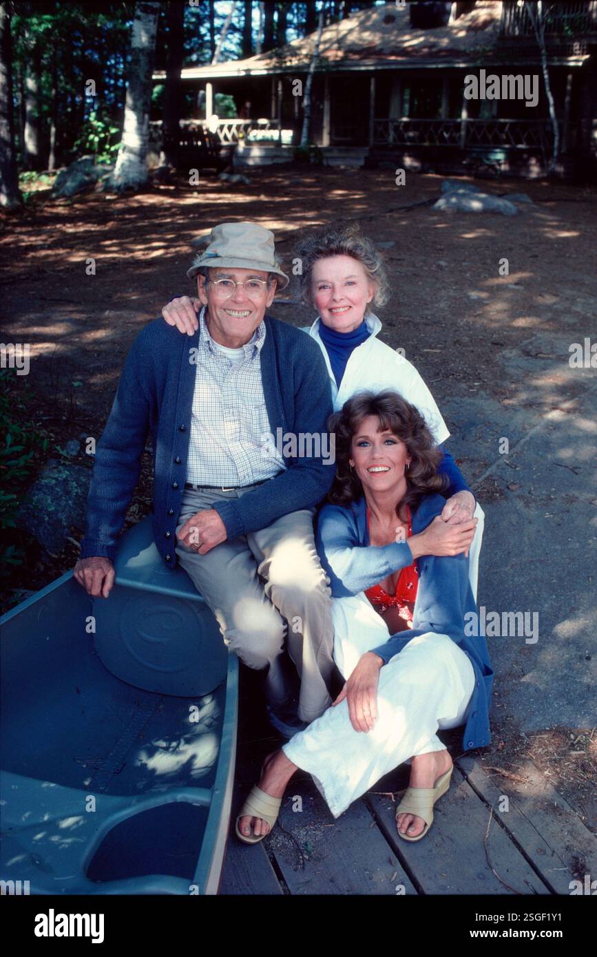 HENRY FONDA, KATHARINE HEPBURN and JANE FONDA in ON GOLDEN POND (1981 ...