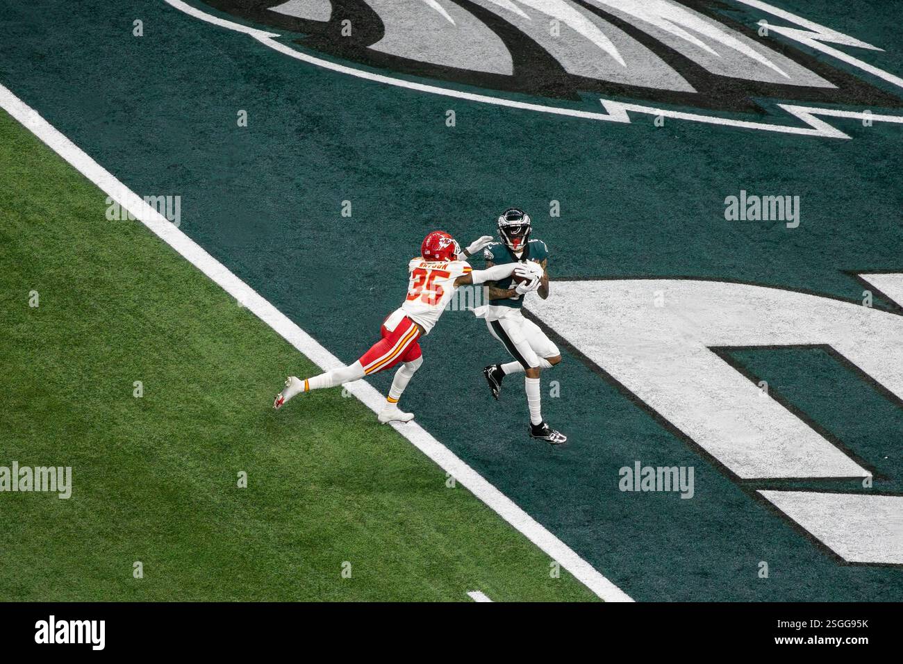 New Orleans, Louisiana, USA. 9th February, 2025. DeVonta Smith catches ...