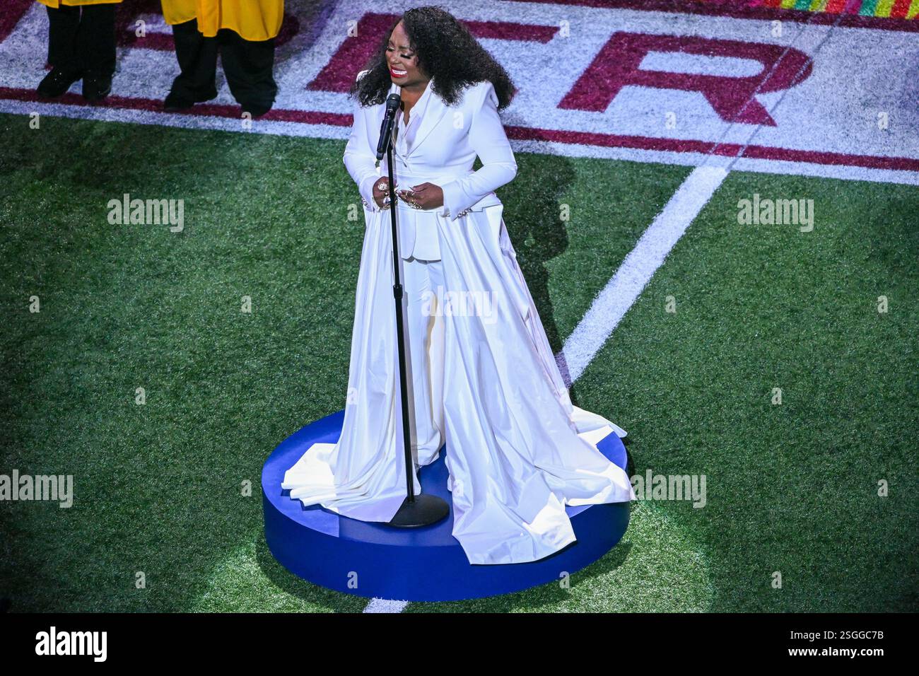 Ledisi singing "Lift Every Voice and Sing" on the field ahead of Super ...