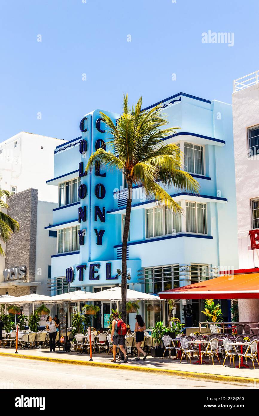 Exterior of art deco Colony Hotel, Ocean Drive, Miami Beach, Florida ...
