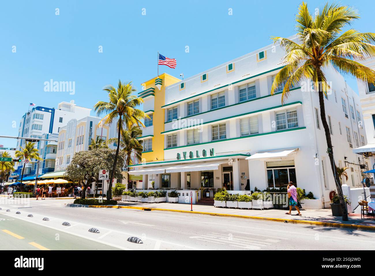 Historic art deco buildings and Avalon Hotel on Ocean Drive, Miami ...