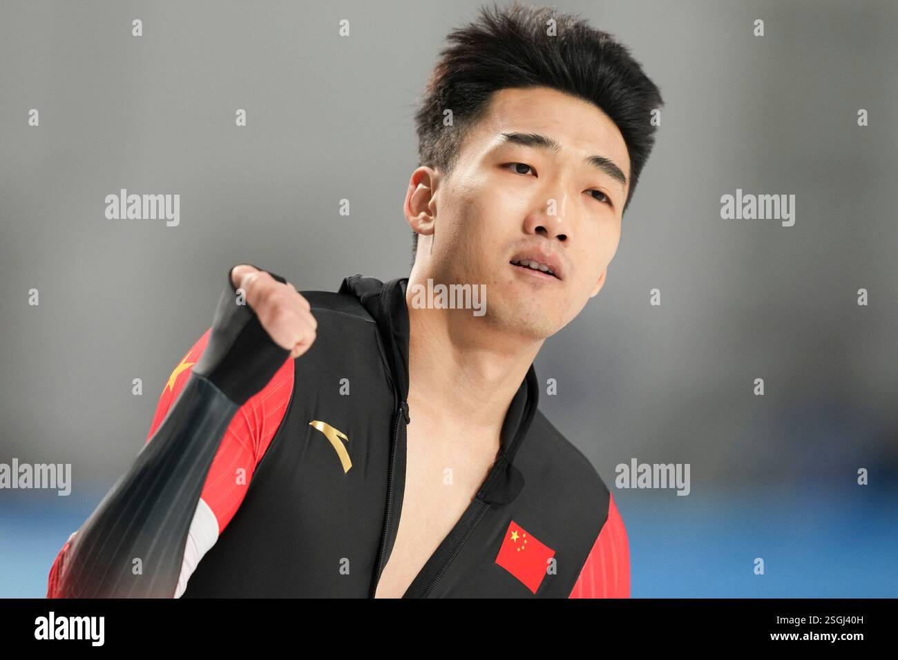 China's Gao Tingyu celebrates after winning gold during the men's 500m ...
